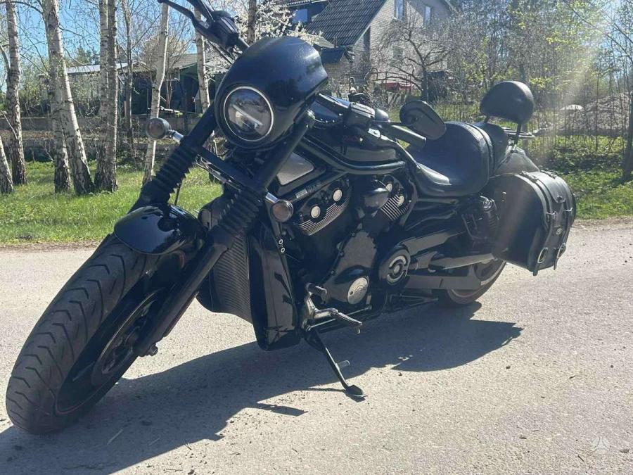 Black Harley-Davidson VRSCDX 2007 in Vilnius, with an engine capacity of 1.13 L and mileage of 68 thousand km for 7800 €, photo 4 on AUTOMOTO.COM.LV