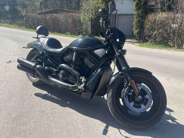 Melns Harley-Davidson VRSCDX 2007 Viļņa, ar dzinēja tilpumu 1.13 L un nobraukumu 68 tūkst. km par 7800 €, foto 4 vietnē AUTOMOTO.COM.LV