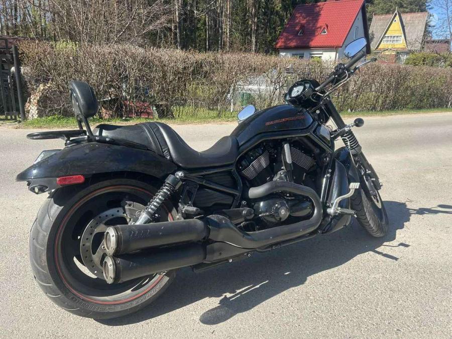 Black Harley-Davidson VRSCDX 2007 in Vilnius, with an engine capacity of 1.13 L and mileage of 68 thousand km for 7800 €, photo 6 on AUTOMOTO.COM.LV
