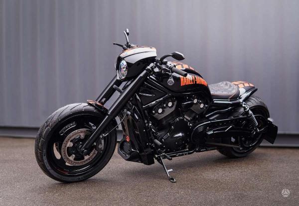 Melns Harley-Davidson VRSCDX 2010 Kauņa, ar dzinēja tilpumu 1.25 L un nobraukumu 30 tūkst. km par 20202 €, foto 8 vietnē AUTOMOTO.COM.LV