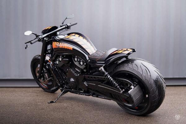 Melns Harley-Davidson VRSCDX 2010 Kauņa, ar dzinēja tilpumu 1.25 L un nobraukumu 30 tūkst. km par 20202 €, foto 9 vietnē AUTOMOTO.COM.LV