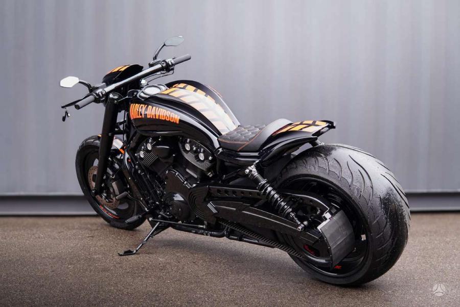 Melns Harley-Davidson VRSCDX 2010 Kauņa, ar dzinēja tilpumu 1.25 L un nobraukumu 30 tūkst. km par 20202 €, foto 9 vietnē AUTOMOTO.COM.LV