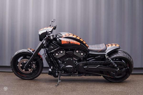 Melns Harley-Davidson VRSCDX 2010 Kauņa, ar dzinēja tilpumu 1.25 L un nobraukumu 30 tūkst. km par 20202 €, foto 10 vietnē AUTOMOTO.COM.LV