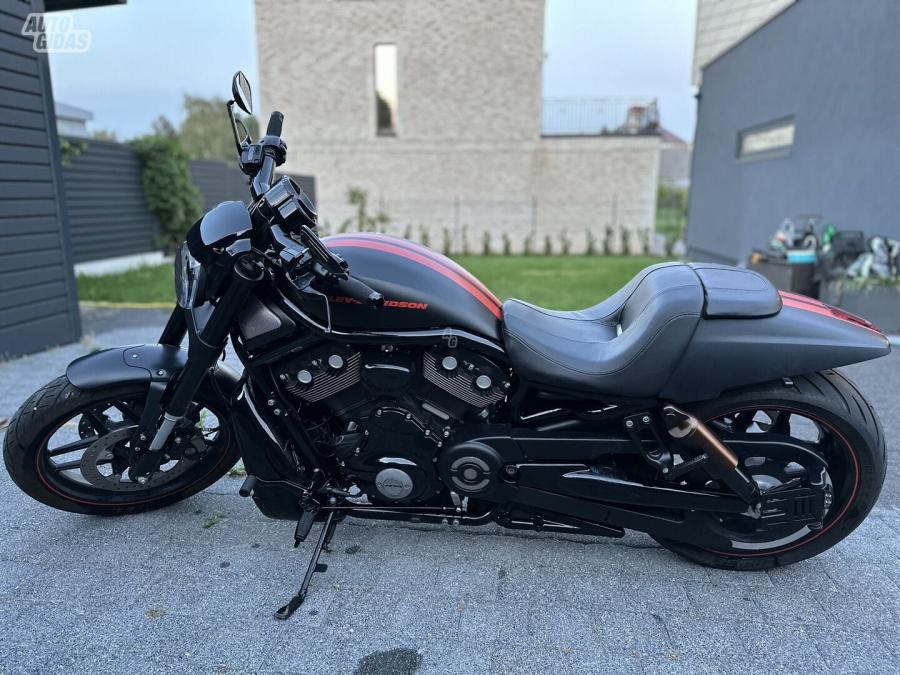Black Harley-Davidson VRSCDX 2017 in Kaunas, with an engine capacity of 1.25 L and mileage of 8 thousand km for 23999 €, photo 1 on AUTOMOTO.COM.LV