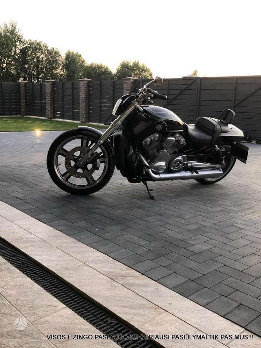Black Harley-Davidson VRSCF 2013 in Kretinga, with an engine capacity of 1.25 L and mileage of 9 thousand km for 9999 €, photo 4 on AUTOMOTO.COM.LV