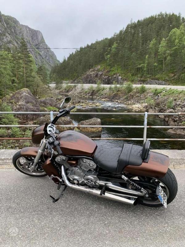 Brūns Harley-Davidson VRSCF 2016 Šilutė, ar dzinēja tilpumu 1.25 L un nobraukumu 26 tūkst. km par 13450 €, foto 11 vietnē AUTOMOTO.COM.LV