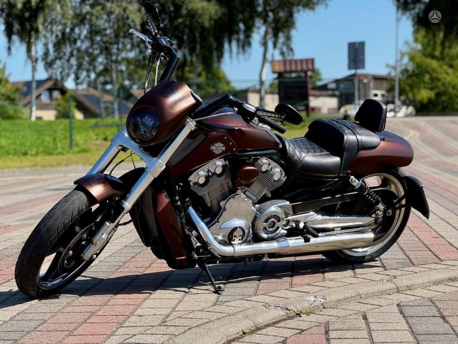 Brown Harley-Davidson VRSCF 2016 in Silute, with an engine capacity of 1.25 L and mileage of 28 thousand km for 13500 €, photo 4 on AUTOMOTO.COM.LV