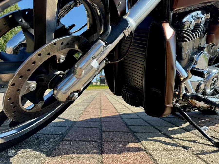 Brown Harley-Davidson VRSCF 2016 in Silute, with an engine capacity of 1.25 L and mileage of 28 thousand km for 13500 €, photo 16 on AUTOMOTO.COM.LV