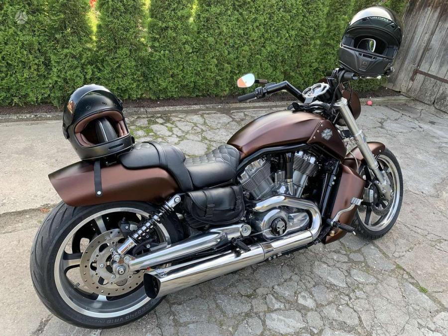 Brown Harley-Davidson VRSCF 2016 in Silute, with an engine capacity of 1.25 L and mileage of 28 thousand km for 13500 €, photo 31 on AUTOMOTO.COM.LV