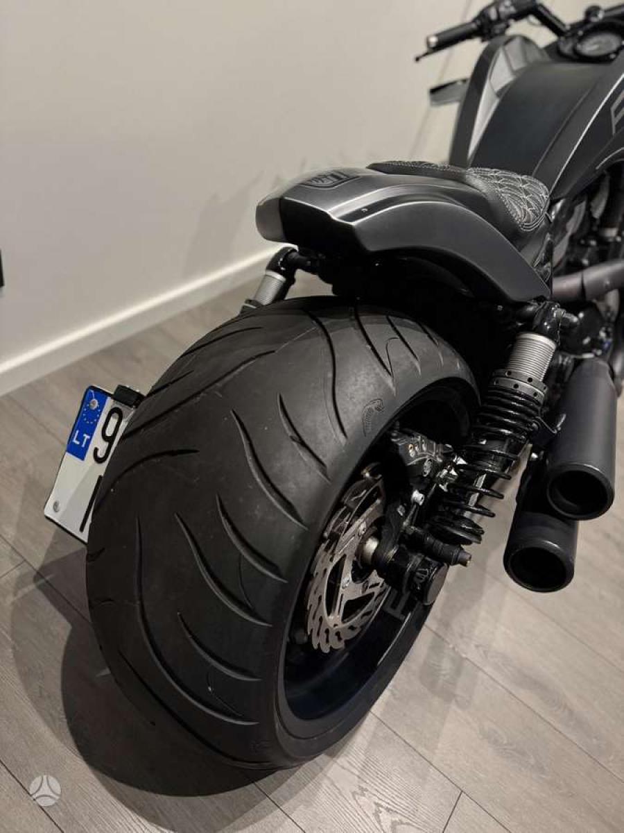 Pelēks Harley-Davidson VRSCF 2014 Viļņa, ar dzinēja tilpumu 1.25 L un nobraukumu 35 tūkst. km par 17900 €, foto 12 vietnē AUTOMOTO.COM.LV
