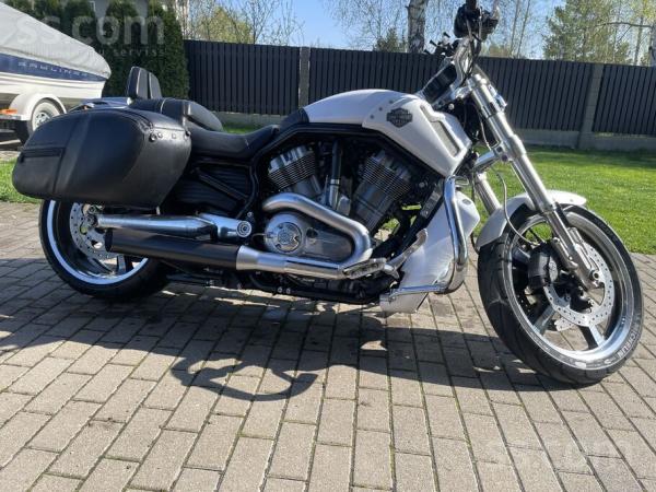Harley-Davidson VRSCF 2011 Rīga, ar dzinēja tilpumu 1.25 L un nobraukumu 0 tūkst. km par 15200 €, foto 1 vietnē AUTOMOTO.COM.LV