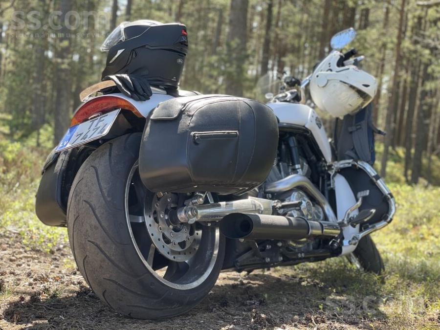Harley-Davidson VRSCF 2011 Rīga, ar dzinēja tilpumu 1.25 L un nobraukumu 0 tūkst. km par 15200 €, foto 3 vietnē AUTOMOTO.COM.LV
