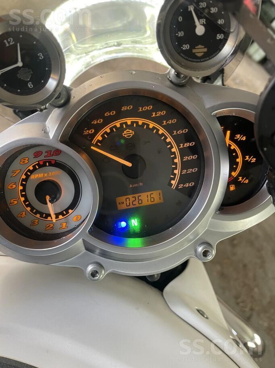 Harley-Davidson VRSCF 2011 Rīga, ar dzinēja tilpumu 1.25 L un nobraukumu 0 tūkst. km par 15200 €, foto 4 vietnē AUTOMOTO.COM.LV