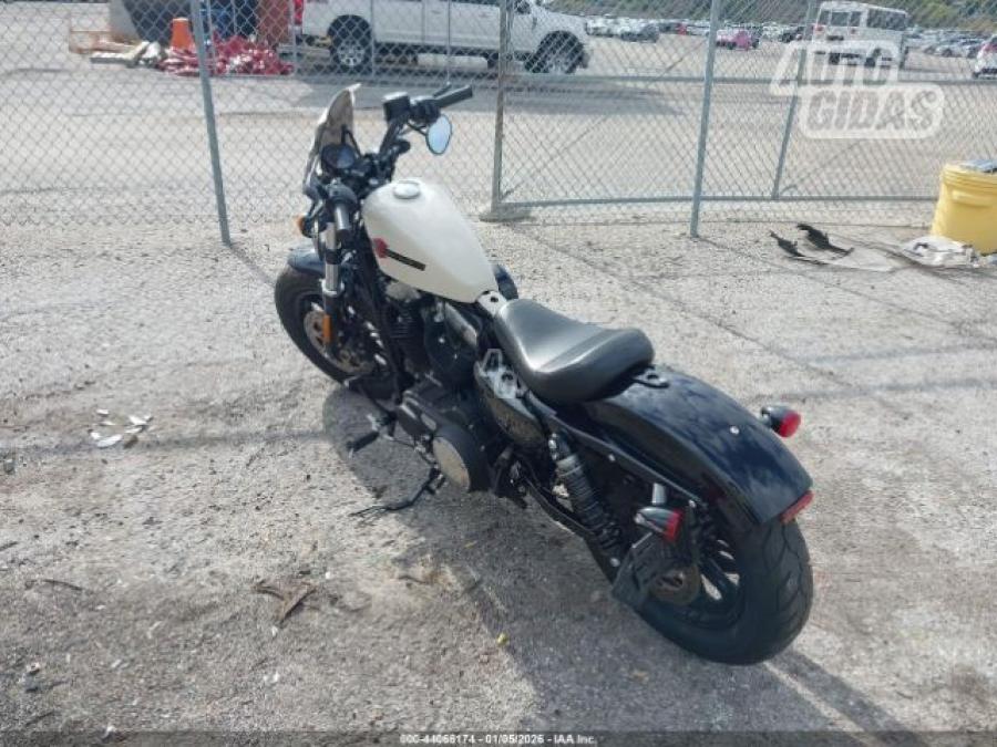 Black Harley-Davidson XL 0 in Klaipeda, with an engine capacity of 0.00 L and mileage of 0 thousand km for 7000 €, photo 4 on AUTOMOTO.COM.LV