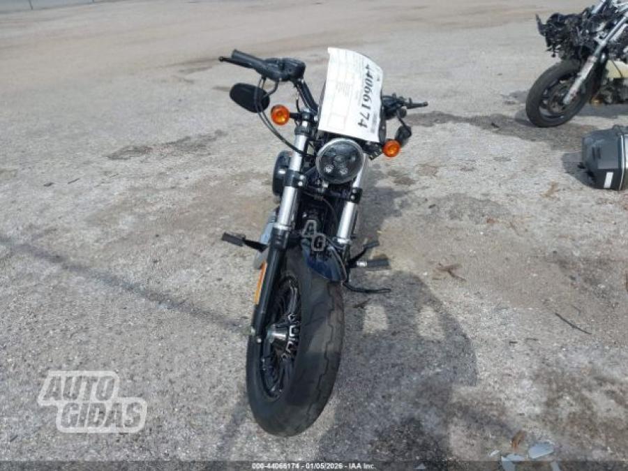 Black Harley-Davidson XL 0 in Klaipeda, with an engine capacity of 0.00 L and mileage of 0 thousand km for 7000 €, photo 6 on AUTOMOTO.COM.LV
