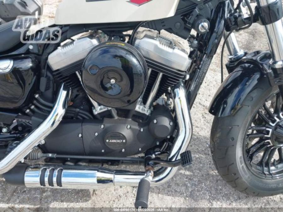 Black Harley-Davidson XL 0 in Klaipeda, with an engine capacity of 0.00 L and mileage of 0 thousand km for 7000 €, photo 9 on AUTOMOTO.COM.LV
