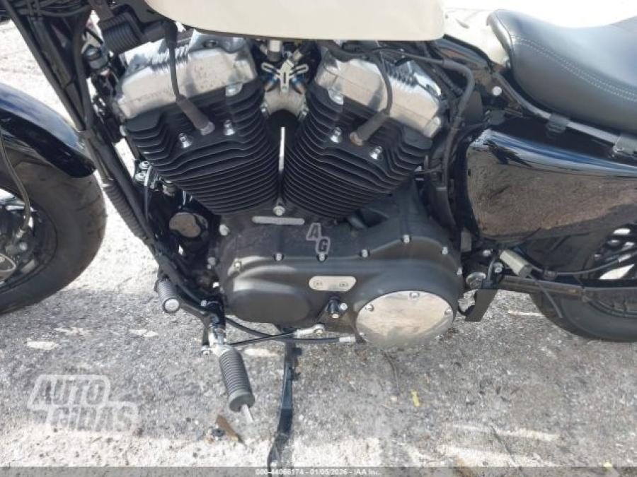 Black Harley-Davidson XL 0 in Klaipeda, with an engine capacity of 0.00 L and mileage of 0 thousand km for 7000 €, photo 10 on AUTOMOTO.COM.LV