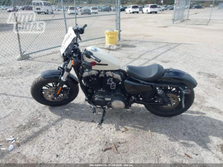 Black Harley-Davidson XL 0 in Klaipeda, with an engine capacity of 0.00 L and mileage of 0 thousand km for 7000 €, photo 14 on AUTOMOTO.COM.LV