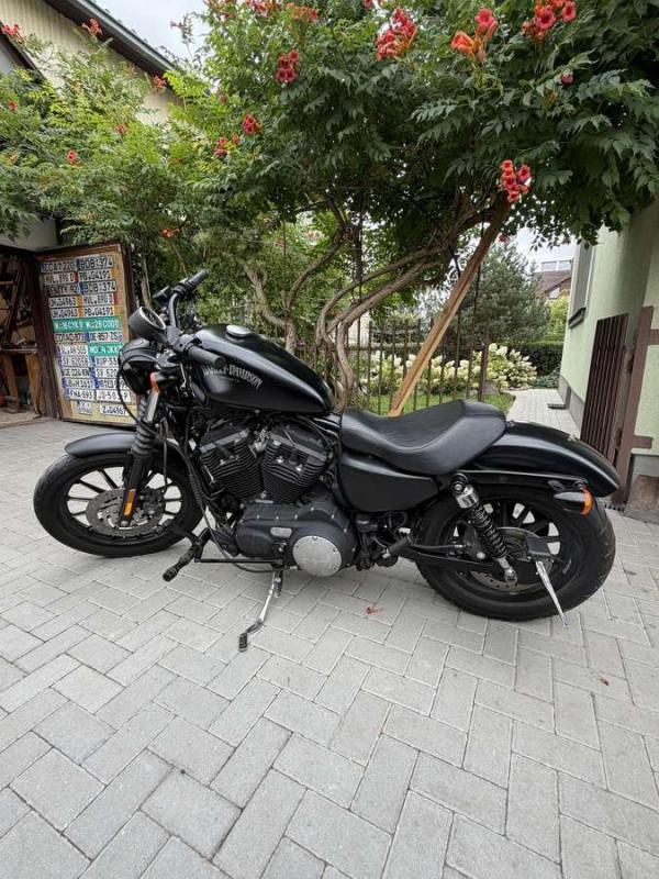 Black Harley-Davidson XL 2012 in Kaunas, with an engine capacity of 0.88 L and mileage of 20 thousand km for 5500 €, photo 3 on AUTOMOTO.COM.LV