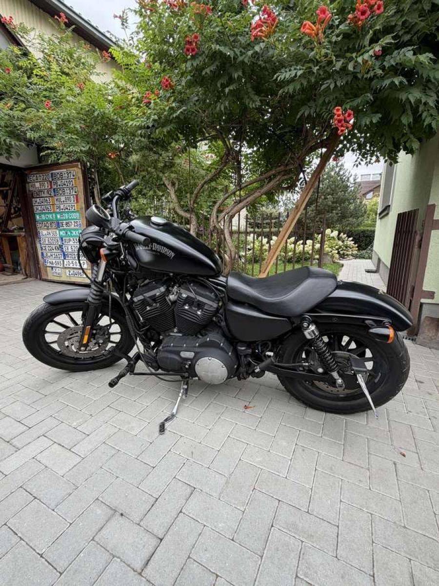 Black Harley-Davidson XL 2012 in Kaunas, with an engine capacity of 0.88 L and mileage of 20 thousand km for 5500 €, photo 3 on AUTOMOTO.COM.LV