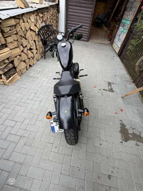 Black Harley-Davidson XL 2012 in Kaunas, with an engine capacity of 0.88 L and mileage of 20 thousand km for 5500 €, photo 6 on AUTOMOTO.COM.LV