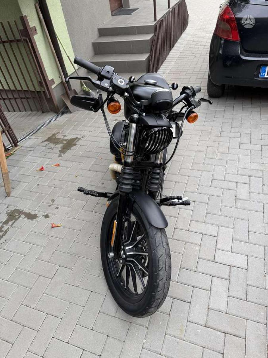 Black Harley-Davidson XL 2012 in Kaunas, with an engine capacity of 0.88 L and mileage of 20 thousand km for 5500 €, photo 8 on AUTOMOTO.COM.LV