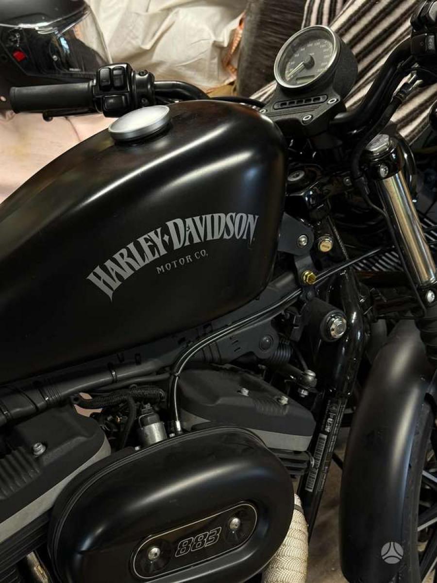 Black Harley-Davidson XL 2012 in Kaunas, with an engine capacity of 0.88 L and mileage of 20 thousand km for 5500 €, photo 9 on AUTOMOTO.COM.LV