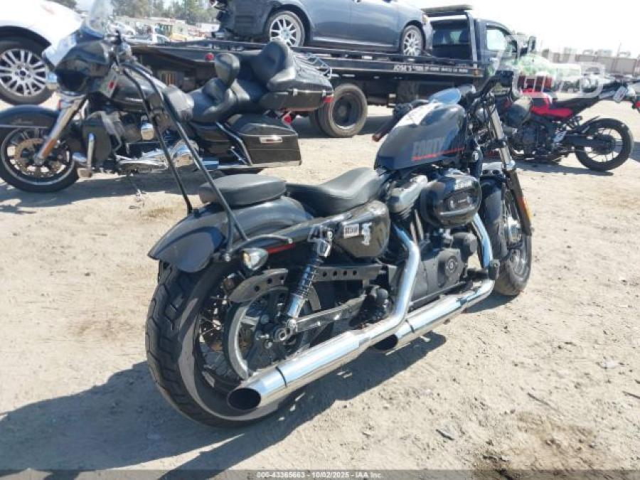 Black Harley-Davidson XL 2015 in Klaipeda, with an engine capacity of 1.20 L and mileage of 0 thousand km for 2800 €, photo 4 on AUTOMOTO.COM.LV