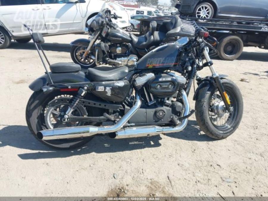 Black Harley-Davidson XL 2015 in Klaipeda, with an engine capacity of 1.20 L and mileage of 0 thousand km for 2800 €, photo 12 on AUTOMOTO.COM.LV