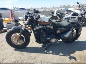 Black Harley-Davidson XL 2015 in Klaipeda, with an engine capacity of 1.20 L and mileage of 0 thousand km for 2800 €, photo 13 on AUTOMOTO.COM.LV