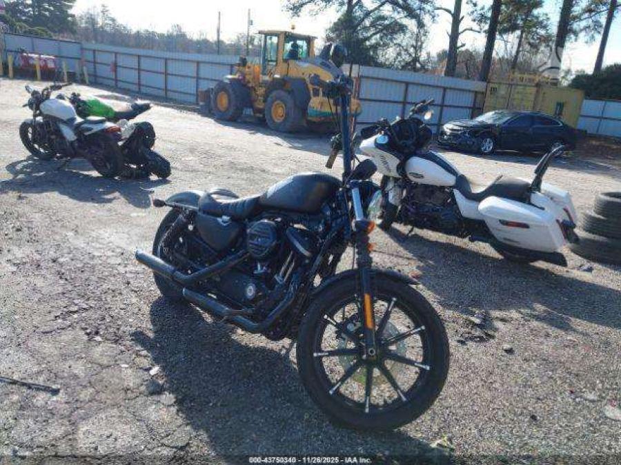 Black Harley-Davidson XL 2019 in Klaipeda, with an engine capacity of 0.88 L and mileage of 2 thousand km for 2000 €, photo 1 on AUTOMOTO.COM.LV