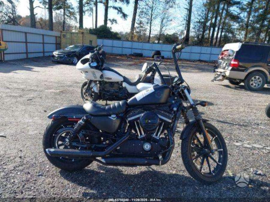 Black Harley-Davidson XL 2019 in Klaipeda, with an engine capacity of 0.88 L and mileage of 2 thousand km for 2000 €, photo 13 on AUTOMOTO.COM.LV