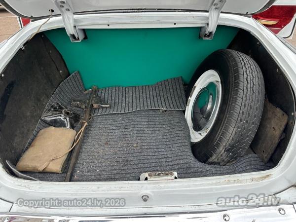White HAZ 21 Volga 1965 in Tallinn, with an engine capacity of 2.40 L and mileage of 65 thousand km for 6500 €, photo 8 on AUTOMOTO.COM.LV