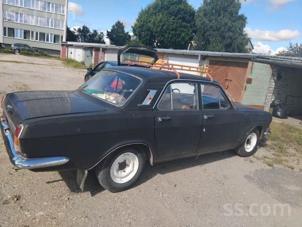 Black HAZ 24 1975 in Liepaja, with an engine capacity of 2.40 L and mileage of 98 thousand km for 2500 €, photo 5 on AUTOMOTO.COM.LV