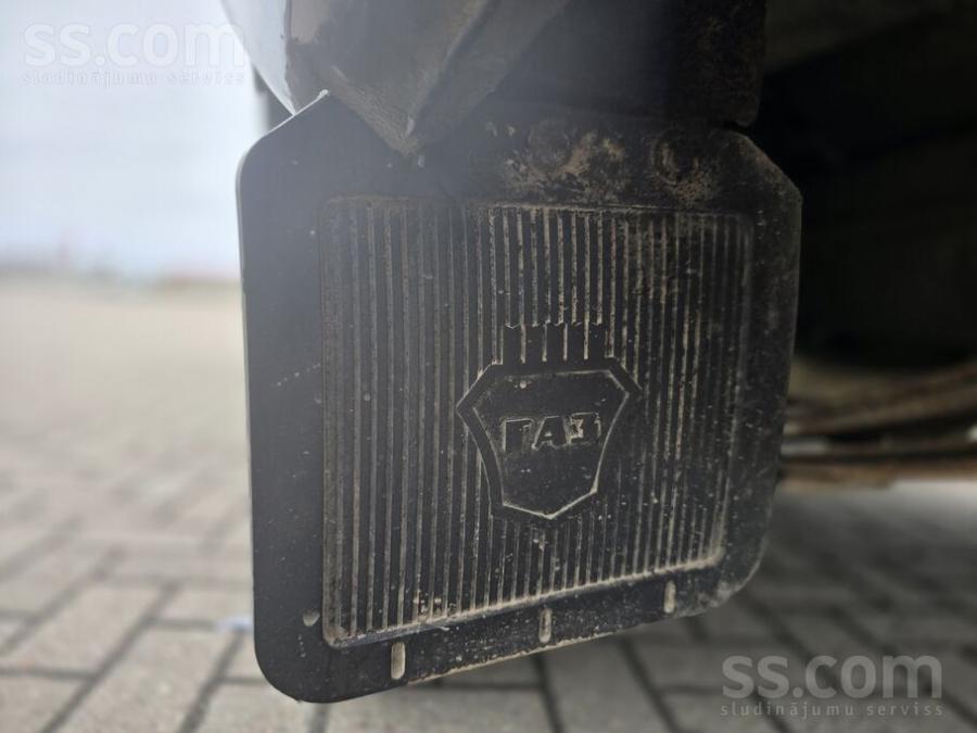 Melns HAZ 24 1977 Ventspils, ar dzinēja tilpumu 2.10 L un nobraukumu 67 tūkst. km par 3900 €, foto 19 vietnē AUTOMOTO.COM.LV
