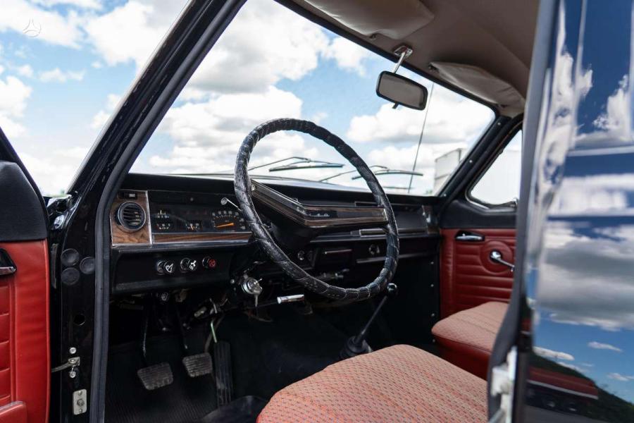 Black HAZ 24 1984 in Tallinn, with an engine capacity of 2.45 L and mileage of 27 thousand km for 19900 €, photo 15 on AUTOMOTO.COM.LV