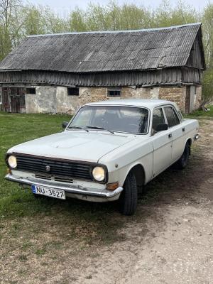 Balts HAZ 24 1974 Ventspils, ar dzinēja tilpumu 2.40 L un nobraukumu 78 tūkst. km par 2700 €, foto  vietnē AUTOMOTO.COM.LV