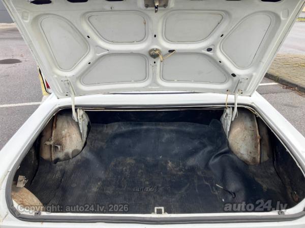 White HAZ 24 1982 in Tallinn, with an engine capacity of 2.40 L and mileage of 55 thousand km for 6750 €, photo 6 on AUTOMOTO.COM.LV