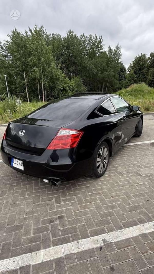 Black Honda Accord 2008 in Vilnius, with an engine capacity of 2.35 L and mileage of 400 thousand km for 3600 €, photo 7 on AUTOMOTO.COM.LV