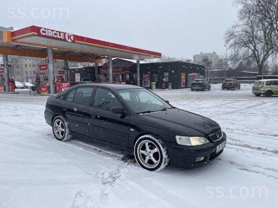 Black Honda Accord 2000 in Riga, with an engine capacity of 1.80 L and mileage of 250 thousand km for 1200 €, photo 2 on AUTOMOTO.COM.LV