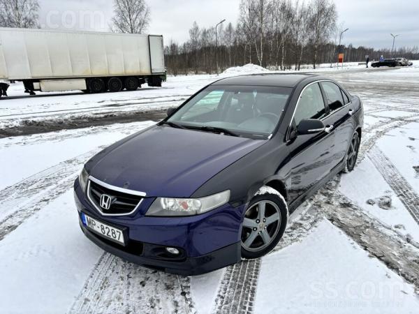 Black Honda Accord 2003 in Riga, with an engine capacity of 2.40 L and mileage of 320 thousand km for 2200 €, photo 1 on AUTOMOTO.COM.LV
