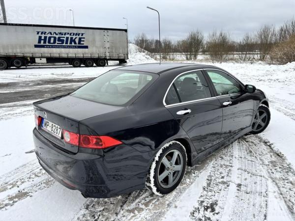 Black Honda Accord 2003 in Riga, with an engine capacity of 2.40 L and mileage of 320 thousand km for 2200 €, photo 3 on AUTOMOTO.COM.LV