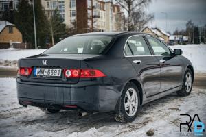 Melns Honda Accord 2003 Rīga, ar dzinēja tilpumu 2.00 L un nobraukumu 352 tūkst. km par 990 €, foto 2 vietnē AUTOMOTO.COM.LV