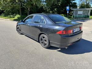 Melns Honda Accord 2003 Rīga, ar dzinēja tilpumu 2.40 L un nobraukumu 315 tūkst. km par 1500 €, foto 3 vietnē AUTOMOTO.COM.LV