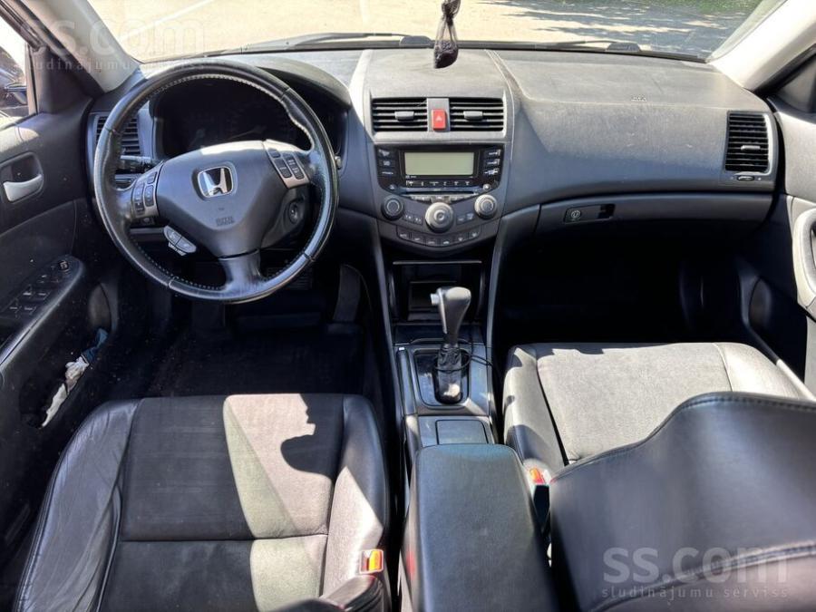 Melns Honda Accord 2003 Rīga, ar dzinēja tilpumu 2.40 L un nobraukumu 315 tūkst. km par 1500 €, foto 6 vietnē AUTOMOTO.COM.LV