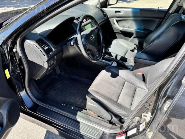Melns Honda Accord 2003 Rīga, ar dzinēja tilpumu 2.40 L un nobraukumu 315 tūkst. km par 1500 €, foto 6 vietnē AUTOMOTO.COM.LV