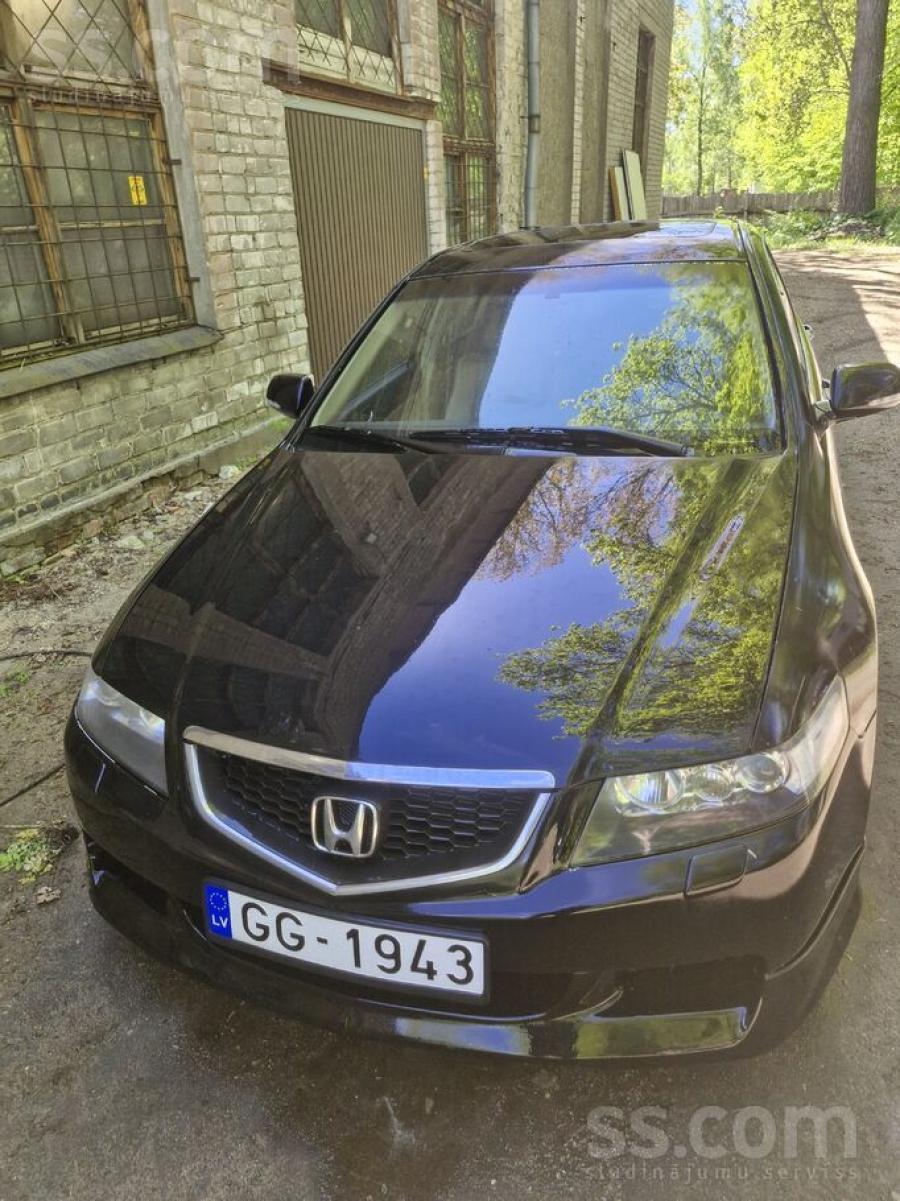 Melns Honda Accord 2003 Liepāja, ar dzinēja tilpumu 2.40 L un nobraukumu 312 tūkst. km par 600 €, foto 1 vietnē AUTOMOTO.COM.LV