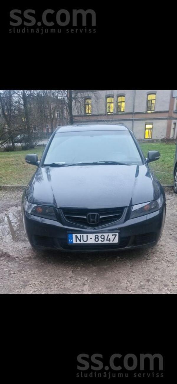 Black Honda Accord 2004 in Jelgava, with an engine capacity of 2.00 L and mileage of 224 thousand km for 3300 €, photo 1 on AUTOMOTO.COM.LV