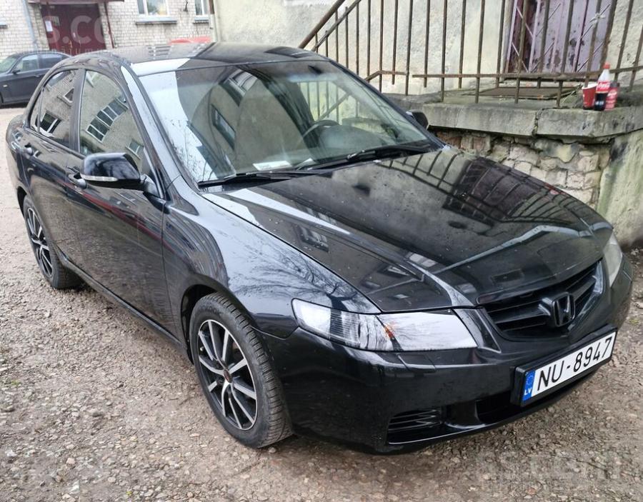 Melns Honda Accord 2004 Jelgava, ar dzinēja tilpumu 2.00 L un nobraukumu 224 tūkst. km par 3300 €, foto 2 vietnē AUTOMOTO.COM.LV