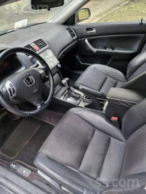 Melns Honda Accord 2004 Jelgava, ar dzinēja tilpumu 2.00 L un nobraukumu 224 tūkst. km par 3300 €, foto 8 vietnē AUTOMOTO.COM.LV